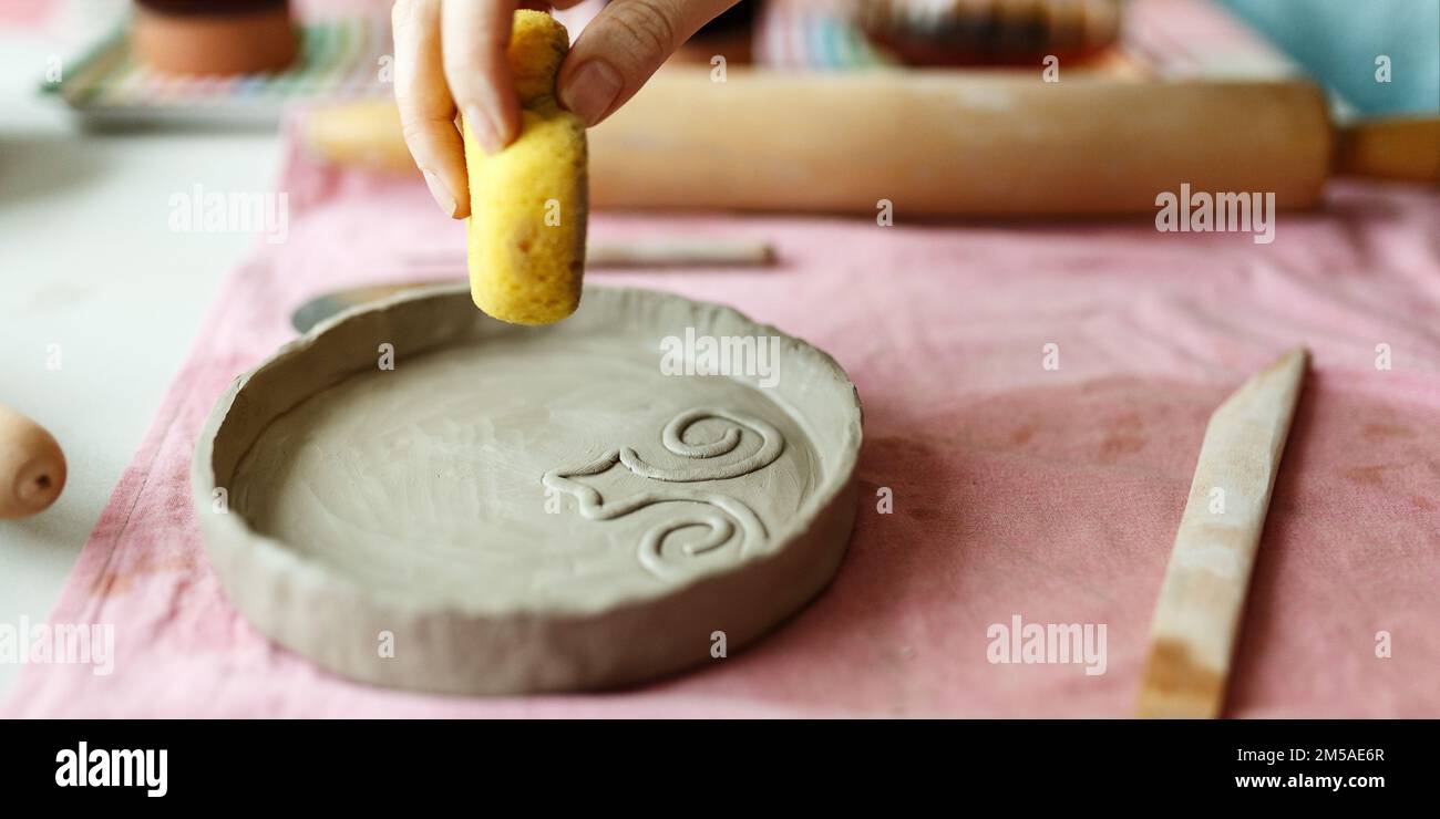 Pottery workshop background hi-res stock photography and images - Alamy