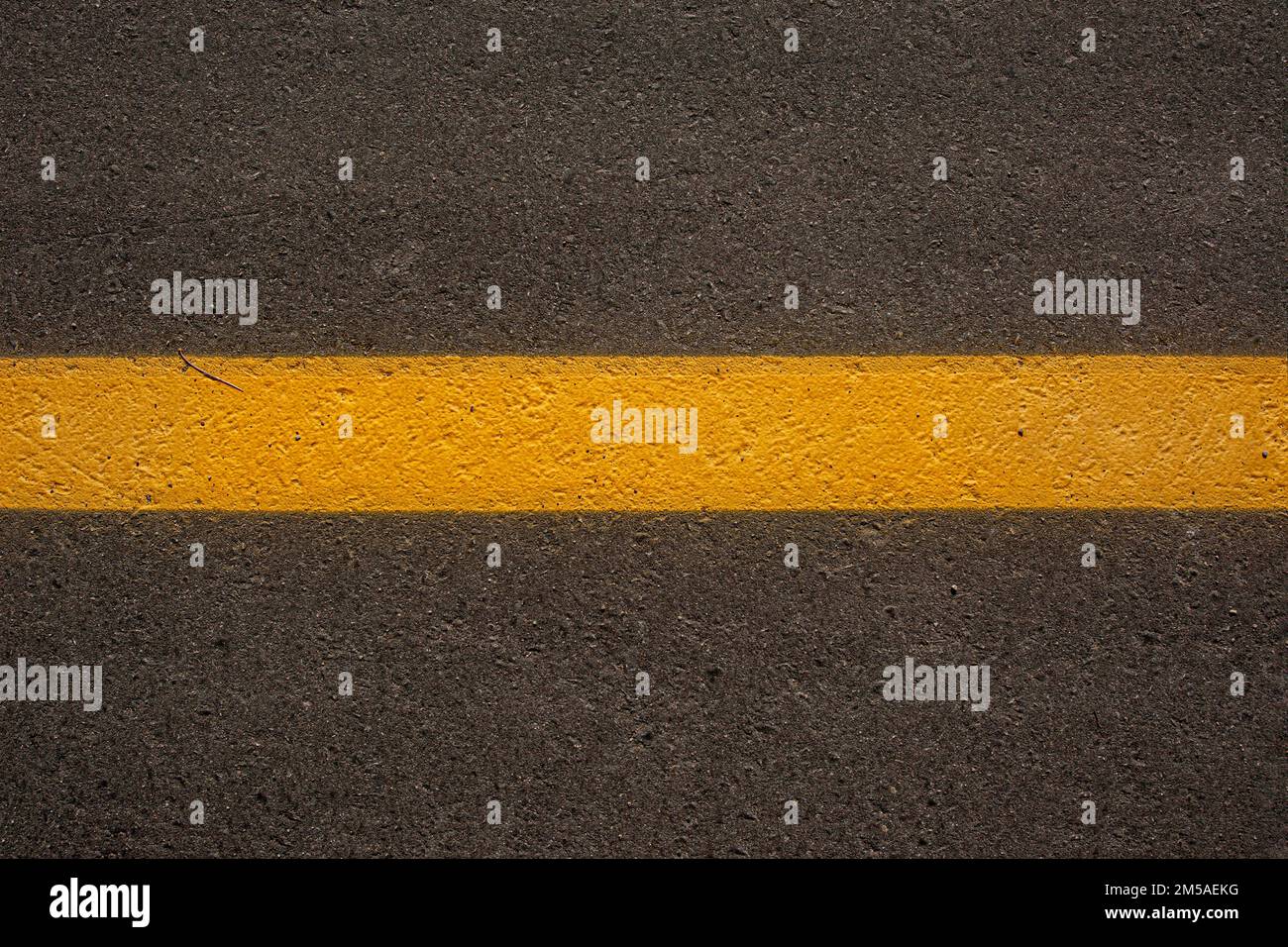Solid line hi-res stock photography and images - Alamy