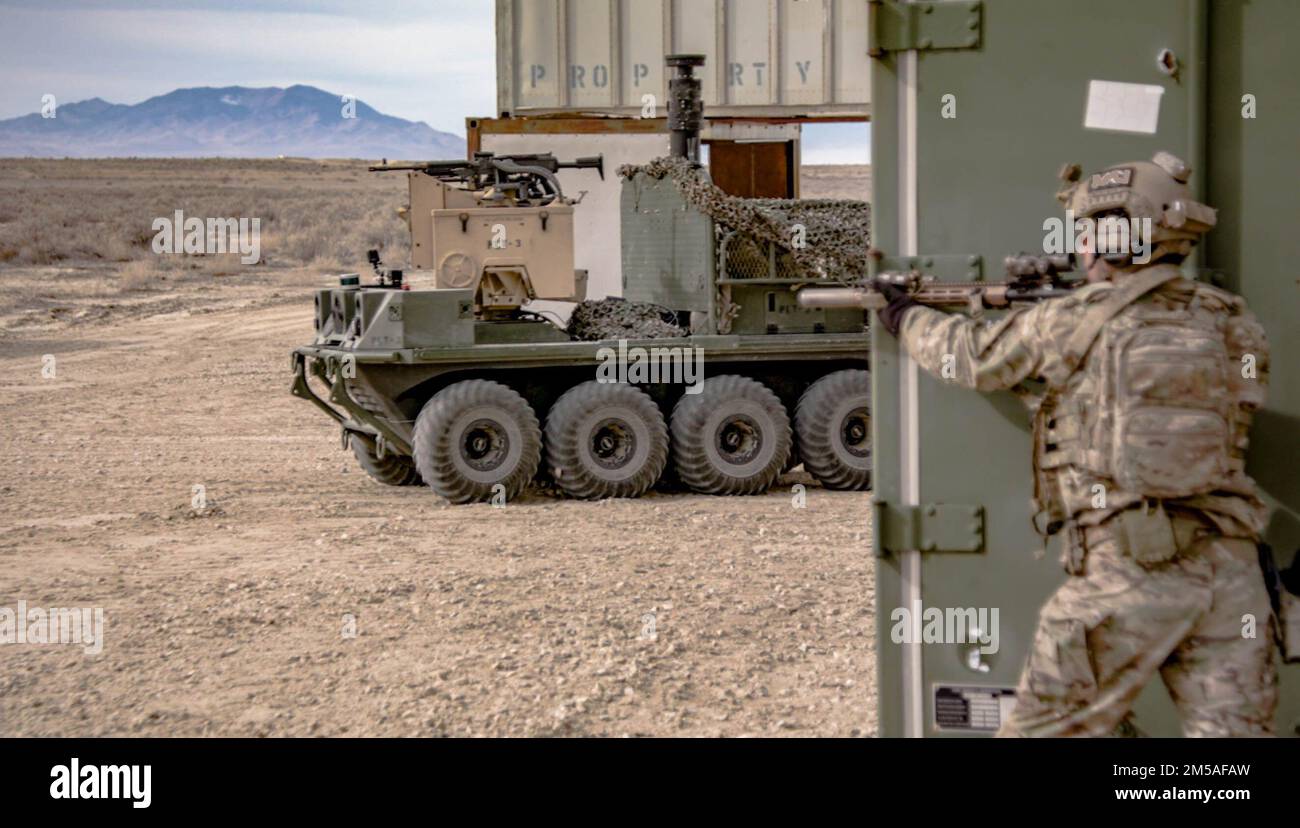 Army Green Berets from the 1st Special Forces Group conducted two weeks ...