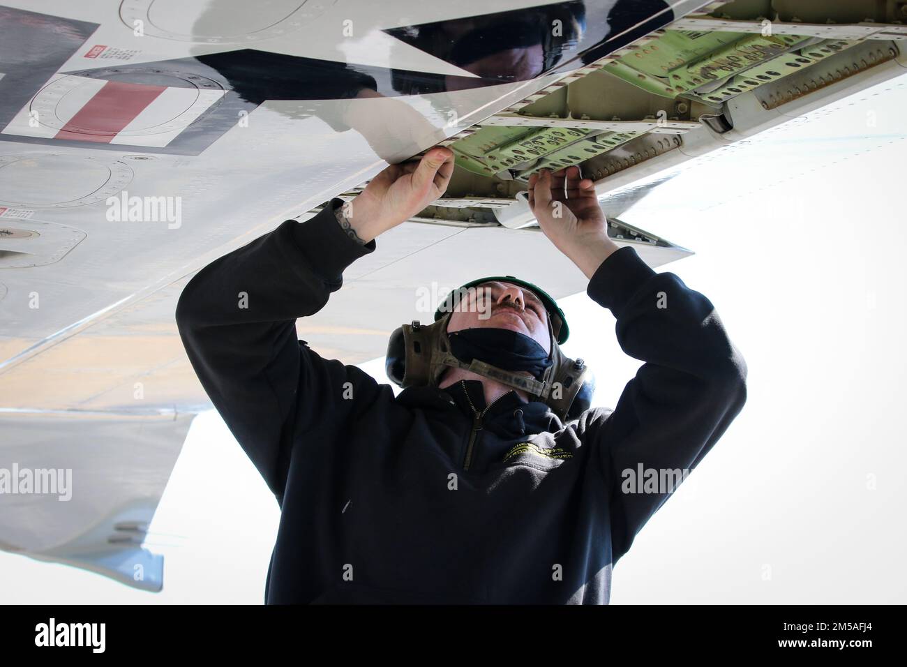 NAVAL AIR FACILITY ATSUGI, Japan (Feb. 16, 2022) – Aviation Machinist's ...