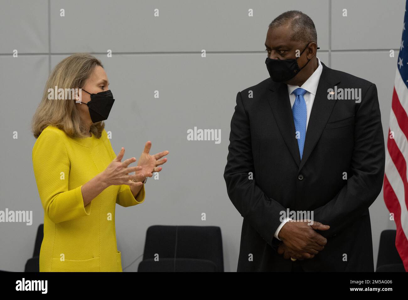 Julianne smith nato hi-res stock photography and images - Alamy