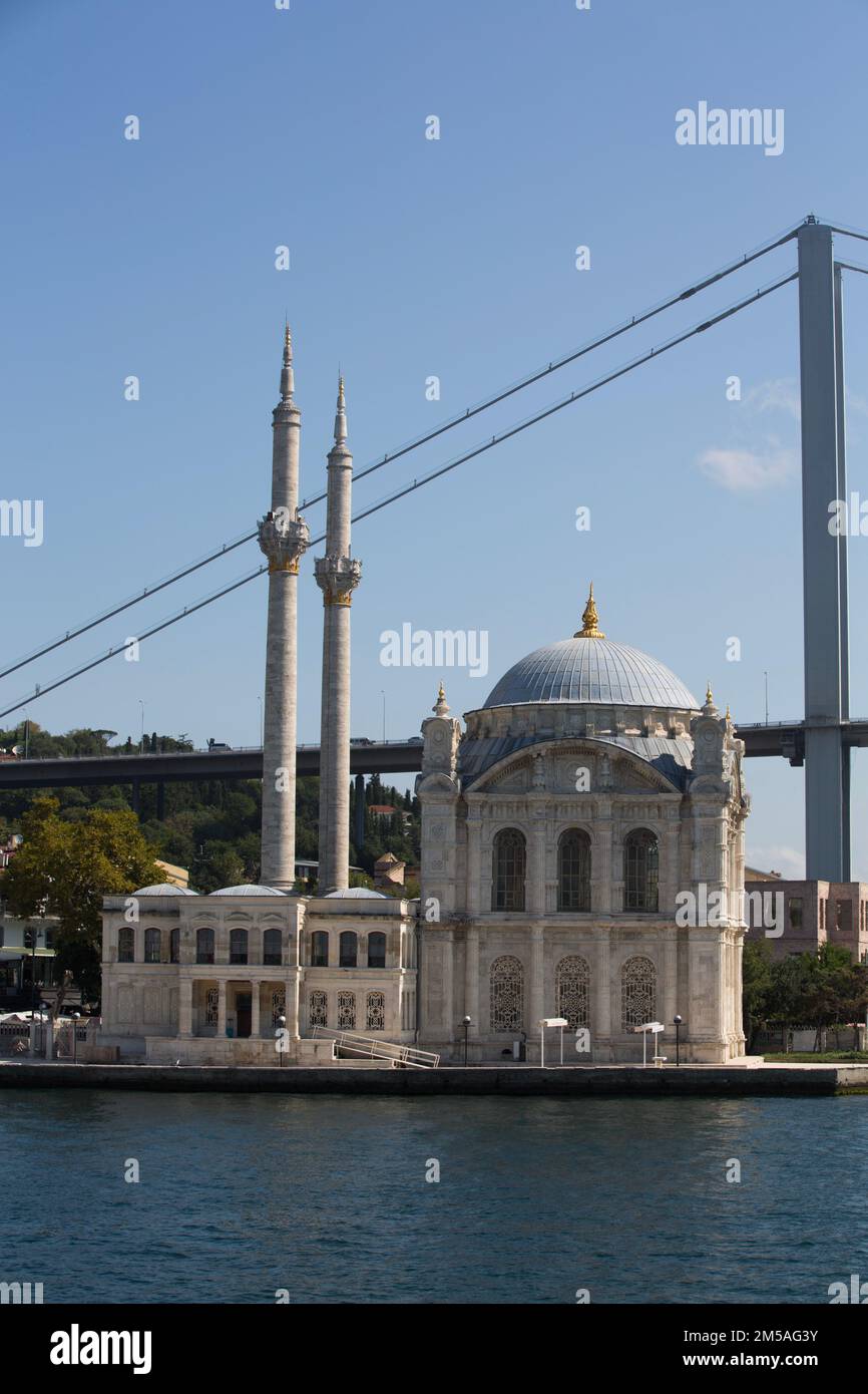 Grand Mecidiye Mosque (Ortakoy Mosque), on Bosphorus Strait, Istanbul ...