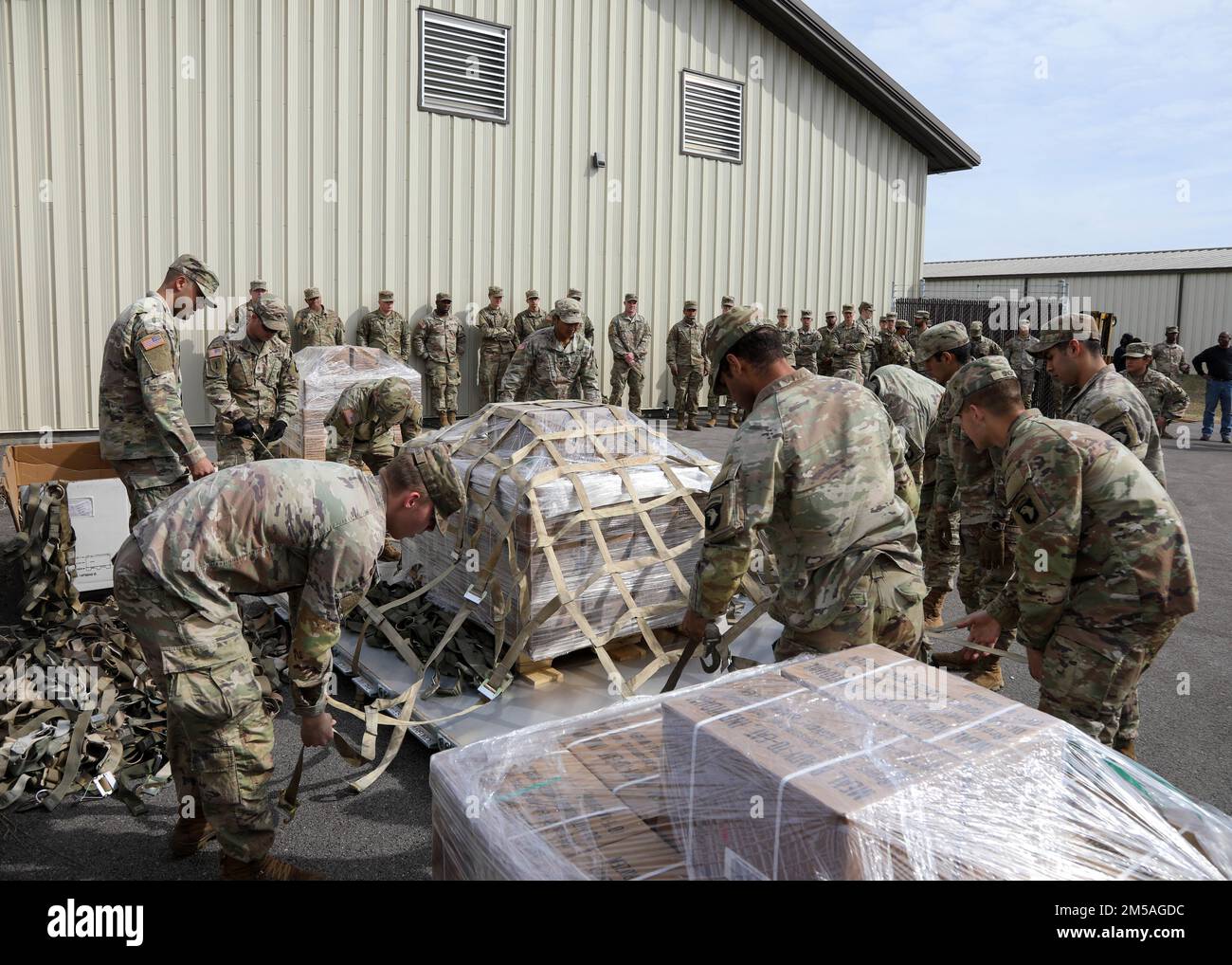 101st headquarters and headquarters battalion hi-res stock photography ...