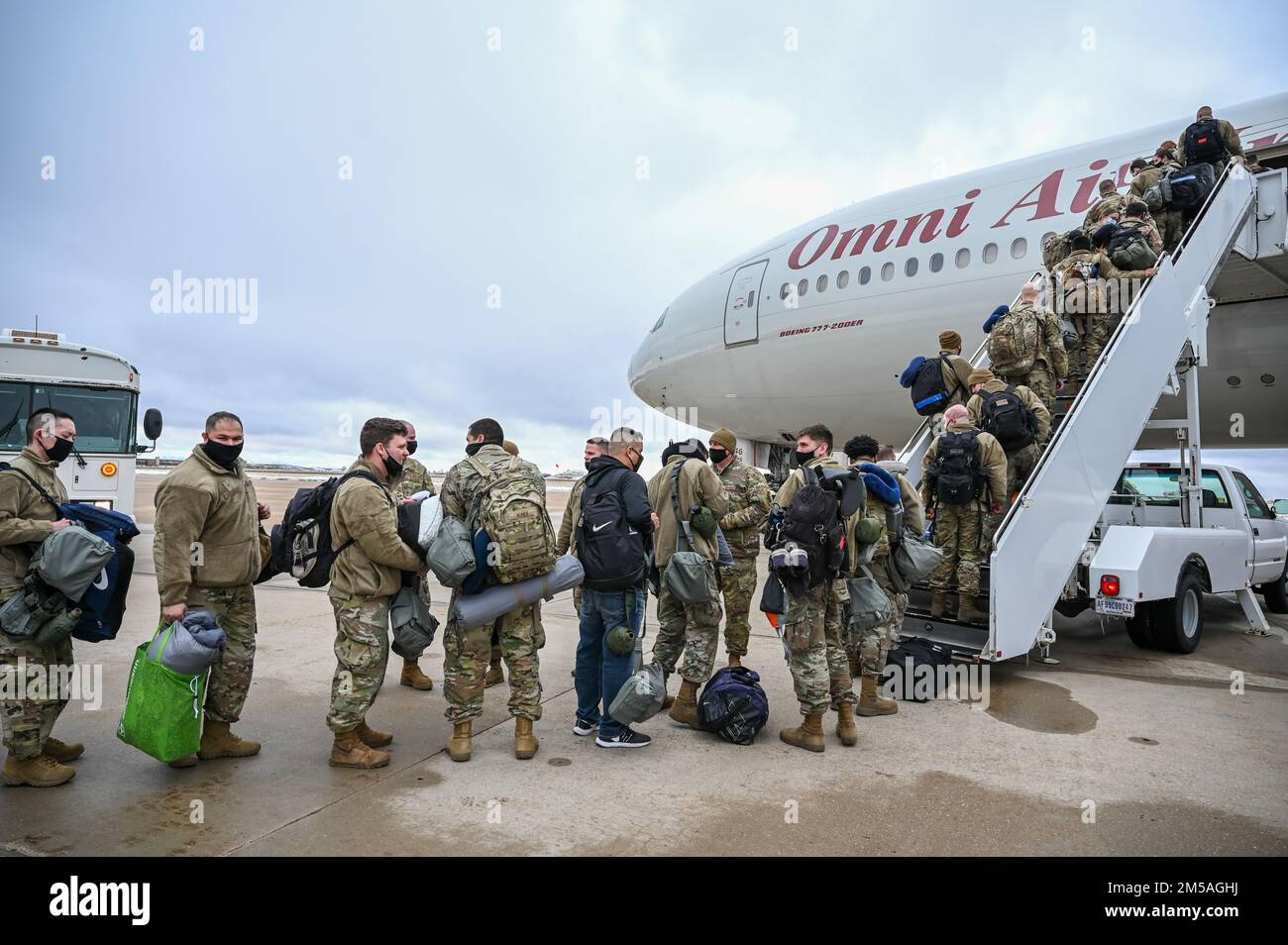Airmen from active duty 388th and Reserve 419th Fighter Wing depart ...