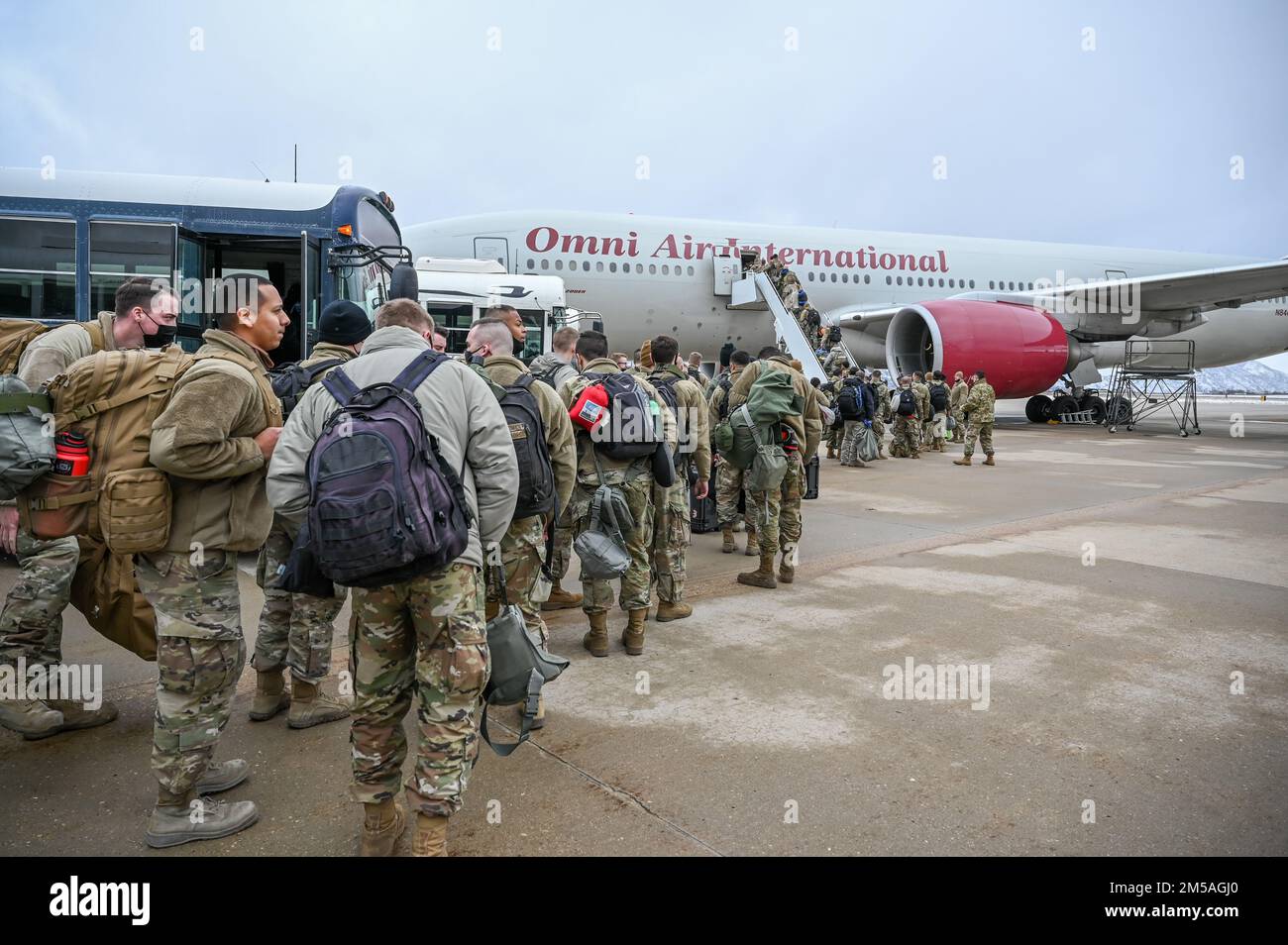 Airmen from active duty 388th and Reserve 419th Fighter Wing depart ...