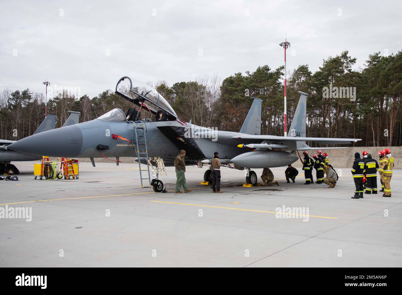 U.S. Air Force Crash Recovery and Firefighter Airmen from the 48th ...