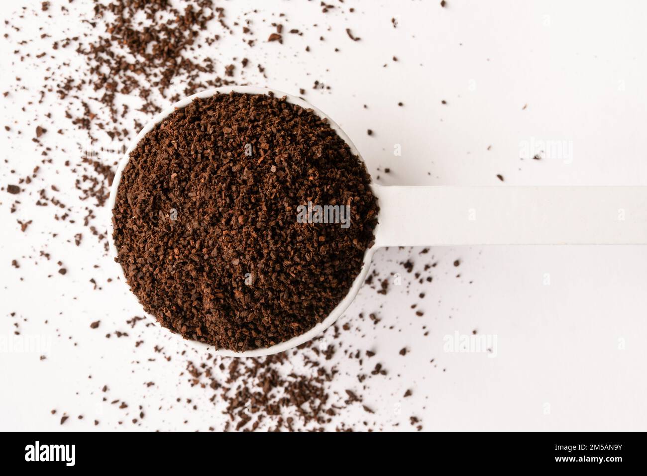 Ground Coffee on a Teaspoon Stock Photo - Alamy