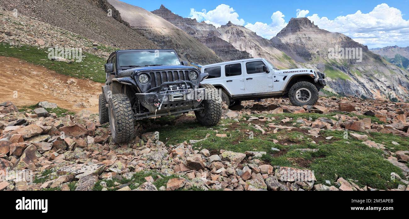 A Jeep Wrangler Unlimited and Jeep JK cars on Yankee Boy Mine mountains ...