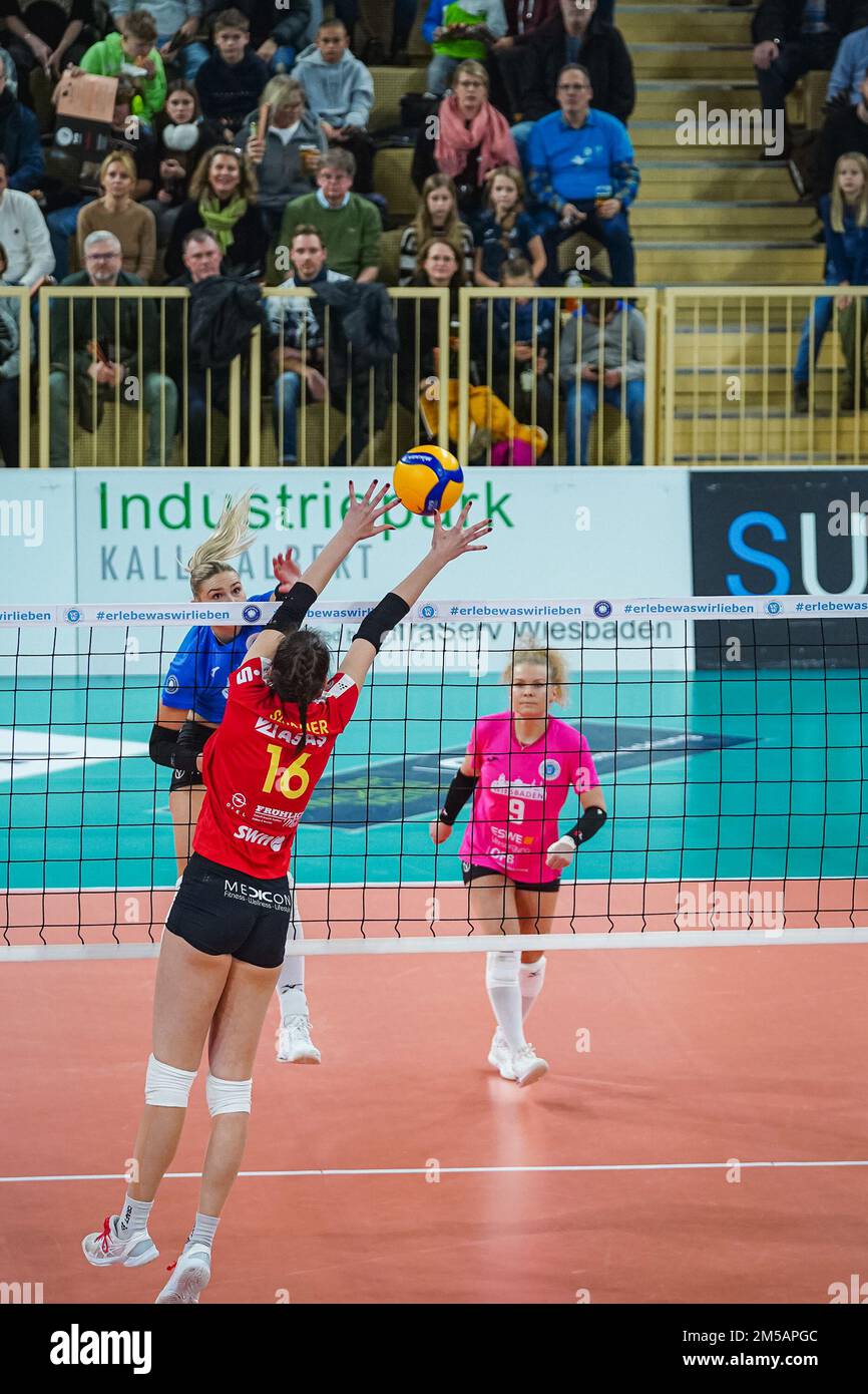 Wiesbaden, Germany. 27th Dec, 2022. Jodie Guilliams (5 Wiesbaden ...