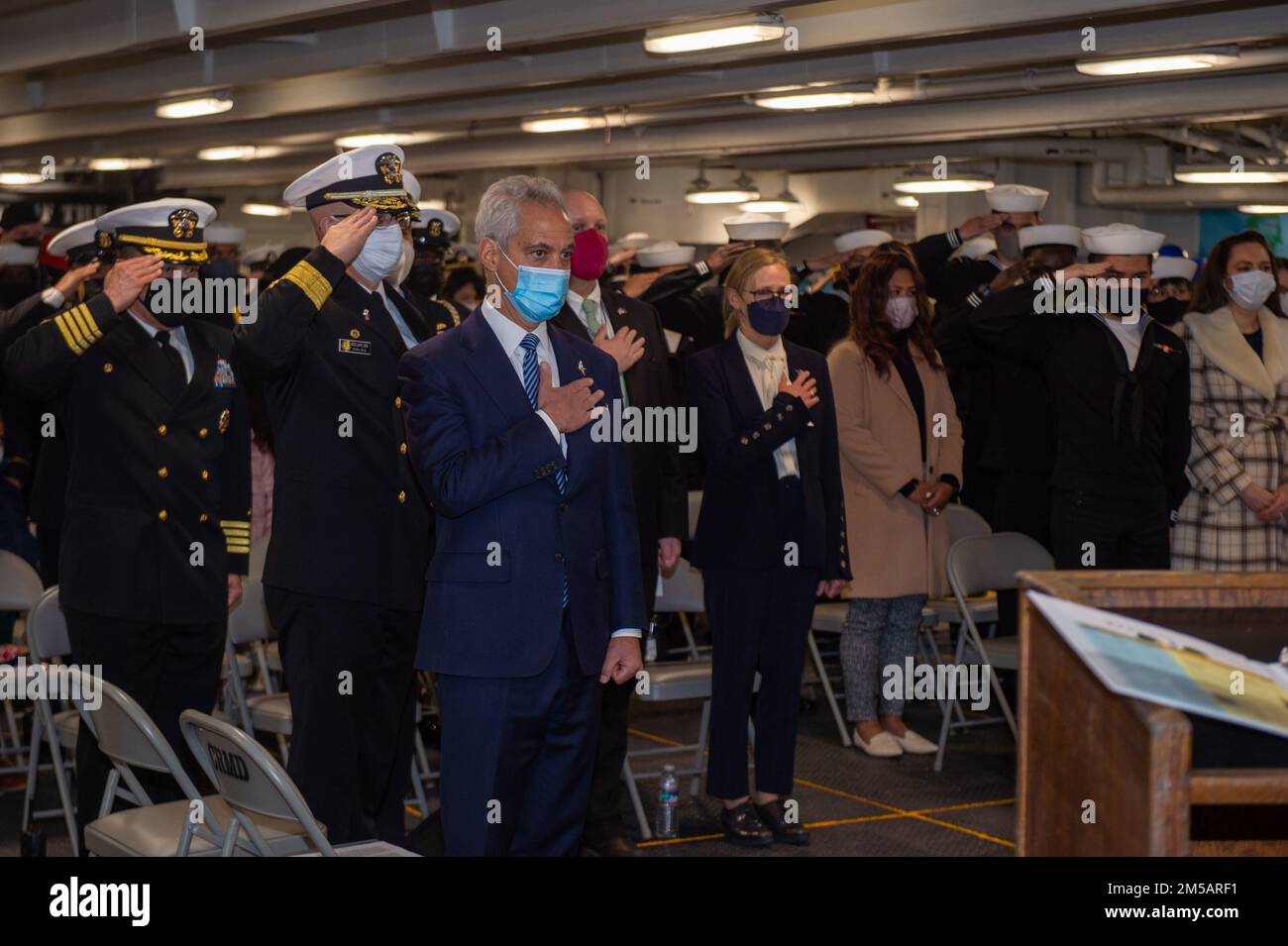 U s citizens in national anthem hi-res stock photography and images - Alamy