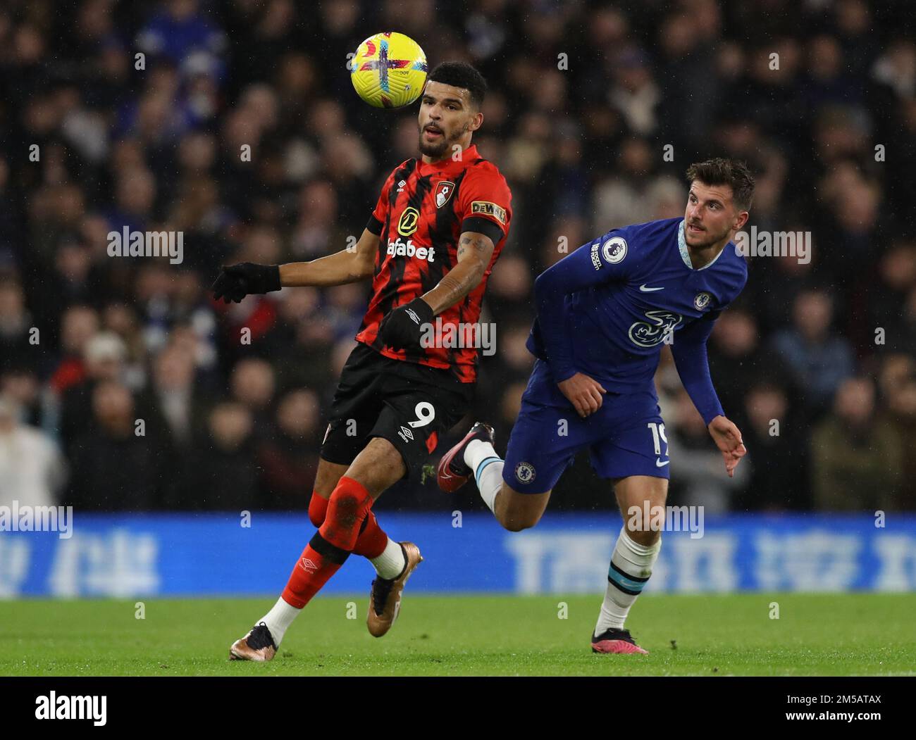 London, England, 27th December 2022. Mason Mount of Chelsea and Dominic ...