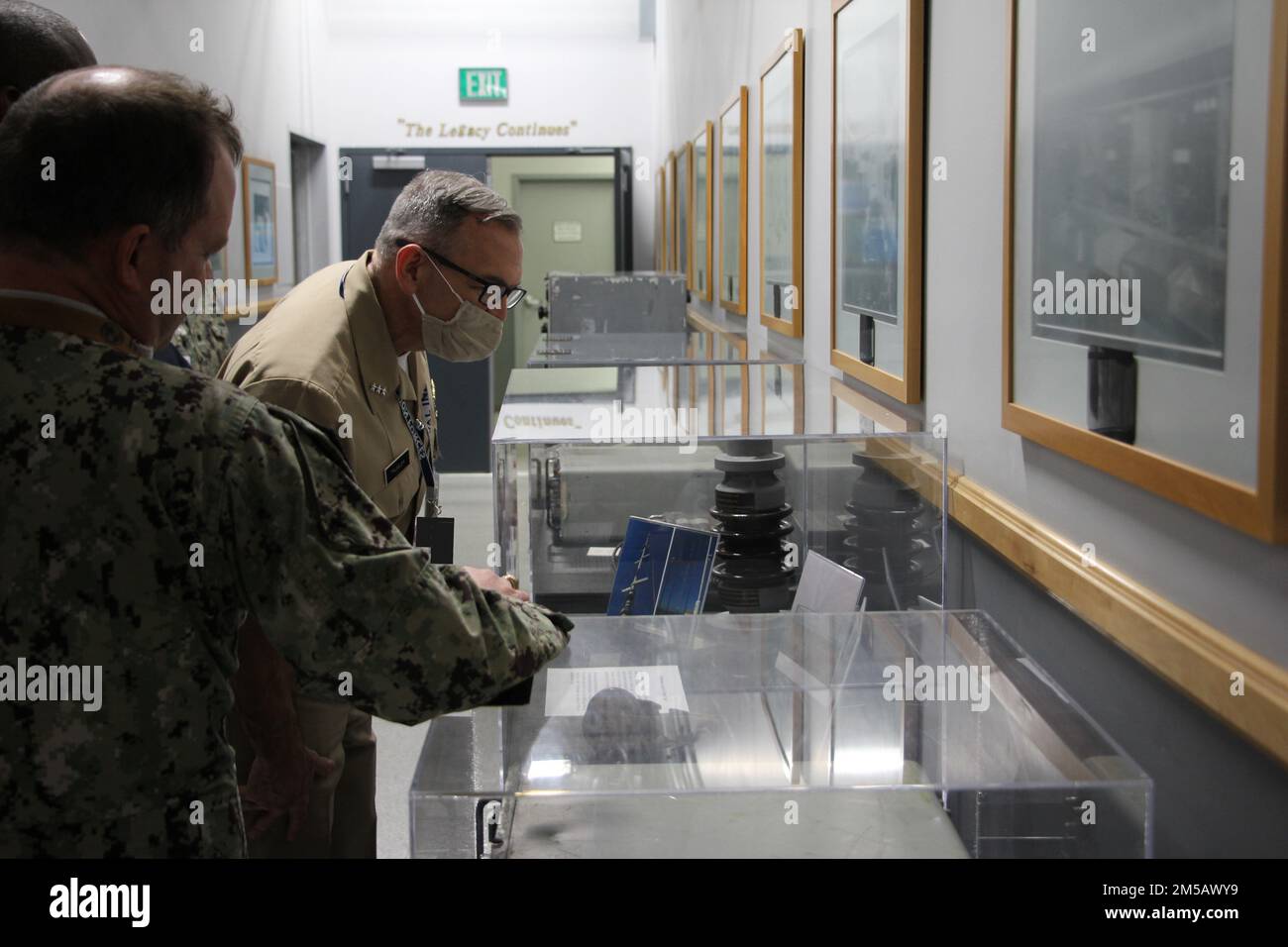 VADM Trussler observes Grace Hopper exhibit Stock Photo - Alamy