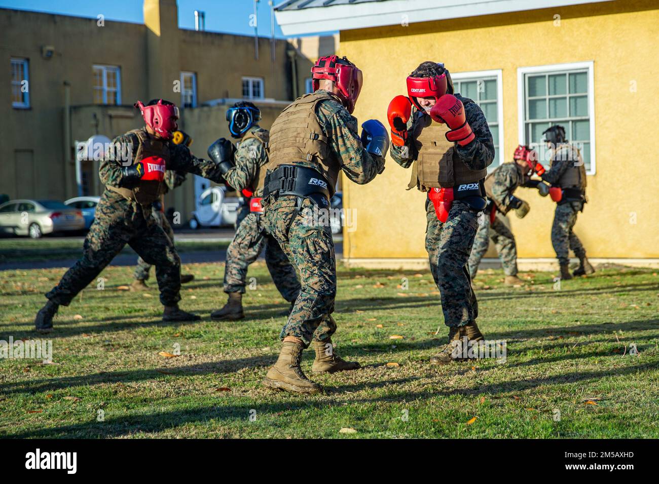 U.S. Marines with Marine Corps Recruit Depot (MCRD), San Diego ...