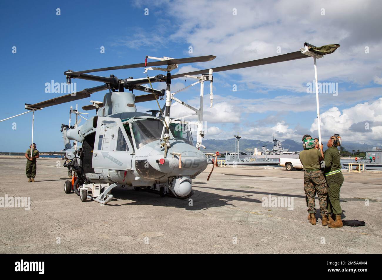 U S Marines With Marine Light Attack Squadron Hmla 367 Deliver Uh