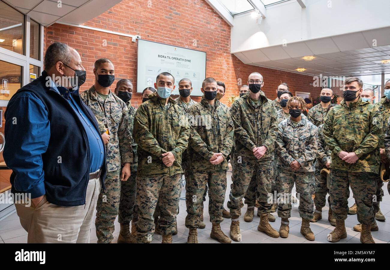 Marine corps prepositioning program hi-res stock photography and images ...