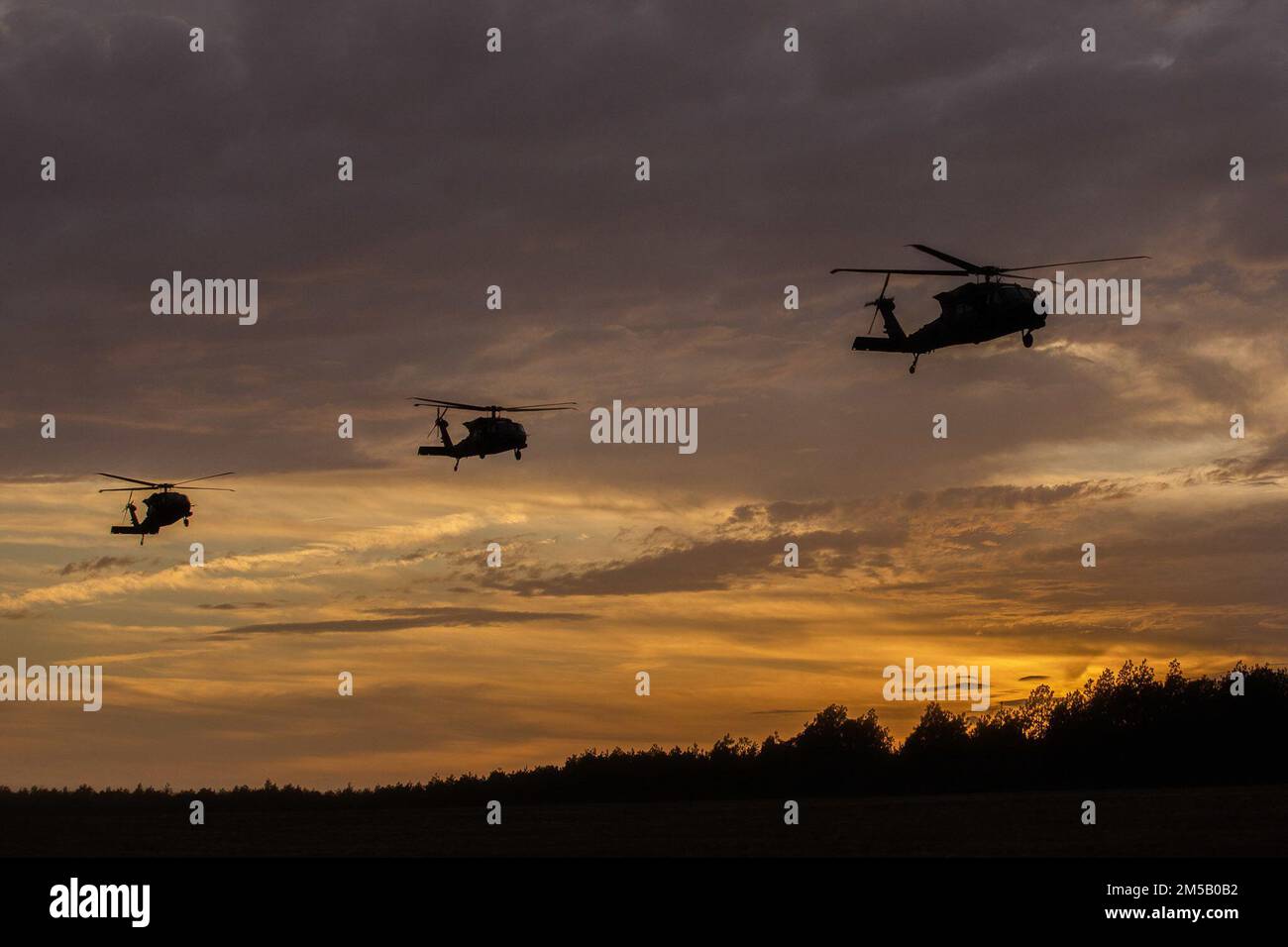 U.S. Army Paratroopers from the 82nd Airborne Division cunducting an ...