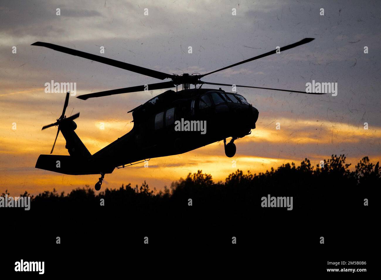 American paratroopers soldiers fight hi-res stock photography and ...