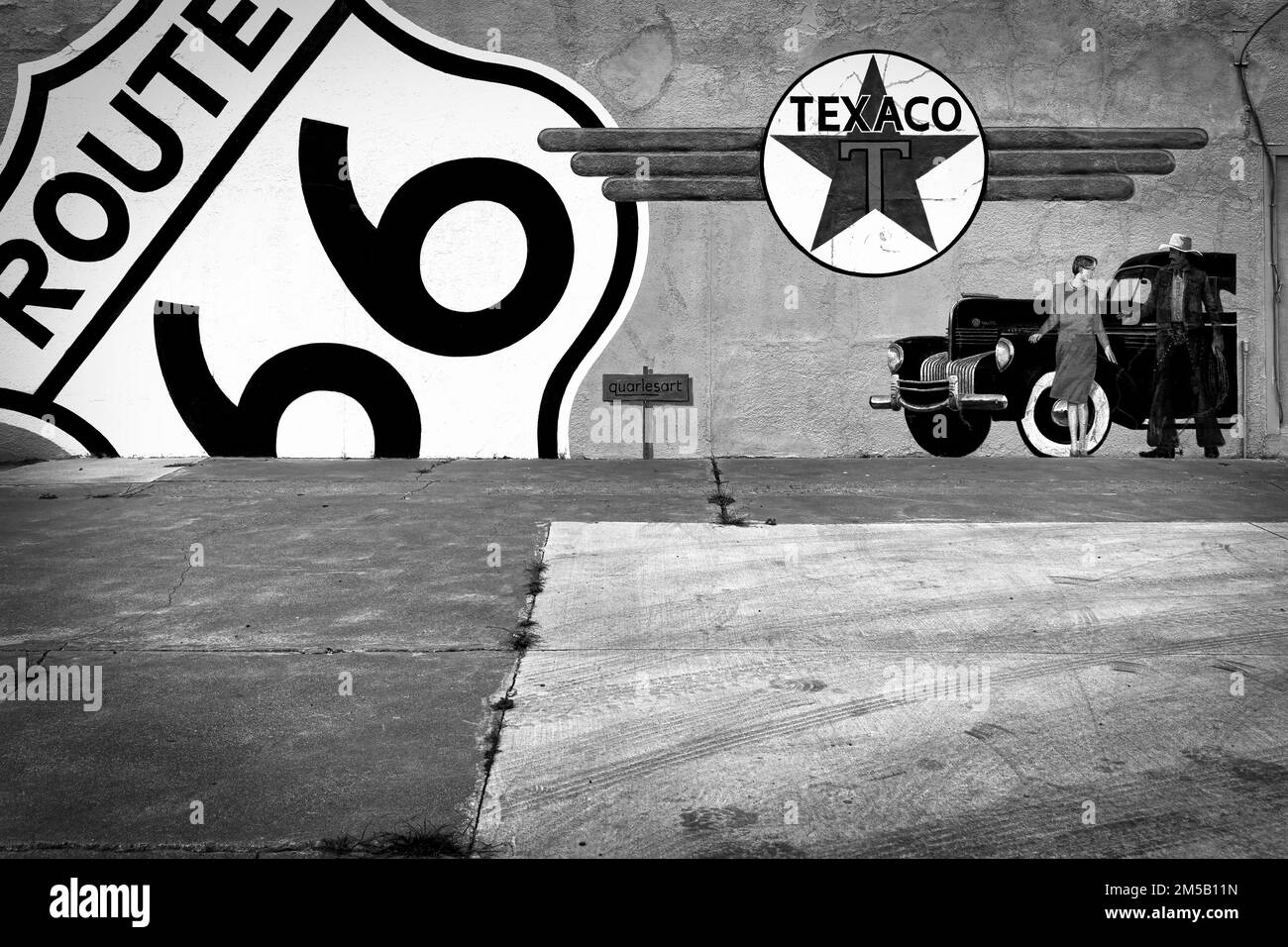A nostalgic Route 66 mural, by Doug Quarles, on the roadside in ...