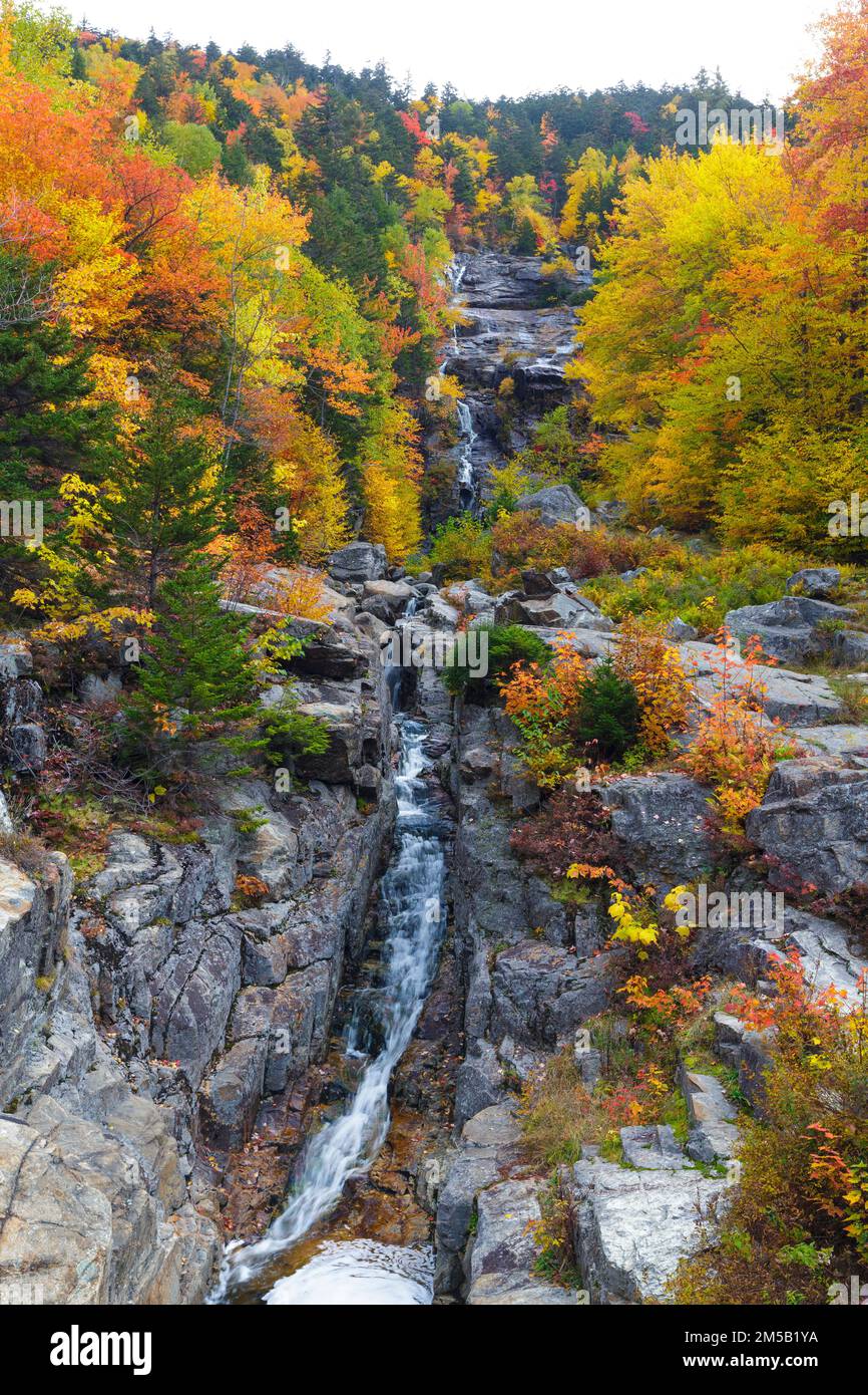 Silver Cascade in Hart’s Location, New Hampshire on a cloudy autumn ...