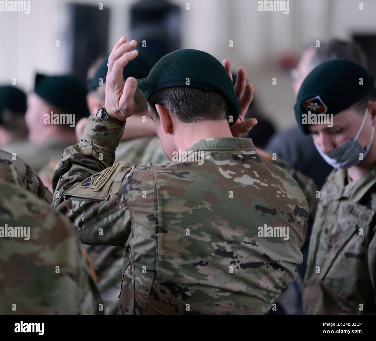 A Soldier assigned to the U.S. Army John F. Kennedy Special Warfare ...
