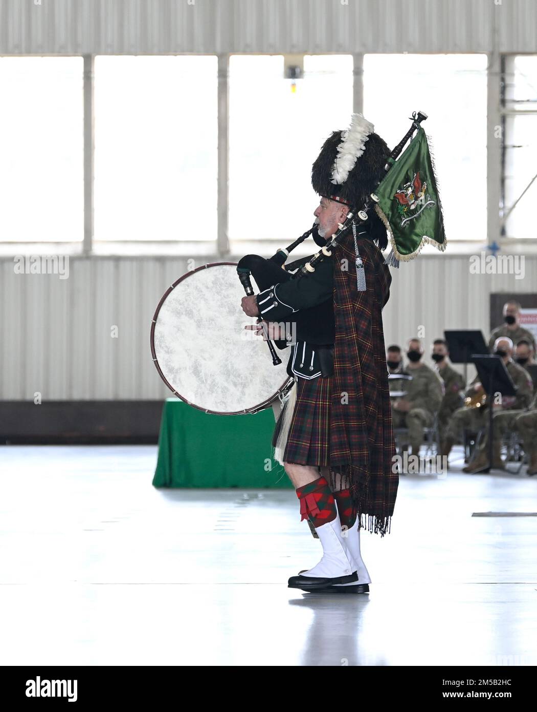Soldiers assigned to the U.S. Army John F. Kennedy Special Warfare ...