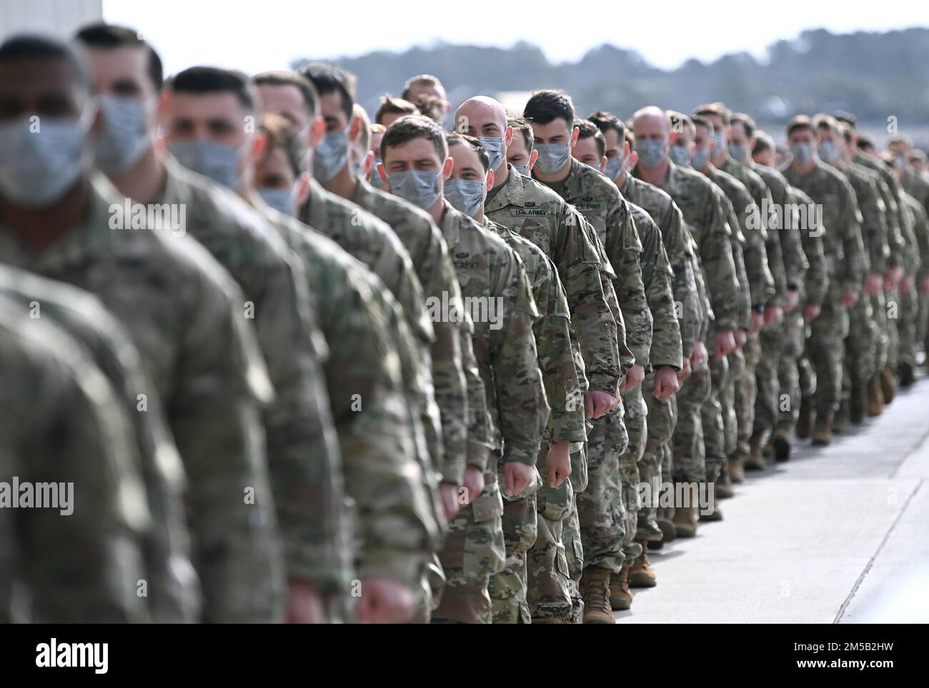 Soldiers assigned to the U.S. Army John F. Kennedy Special Warfare ...