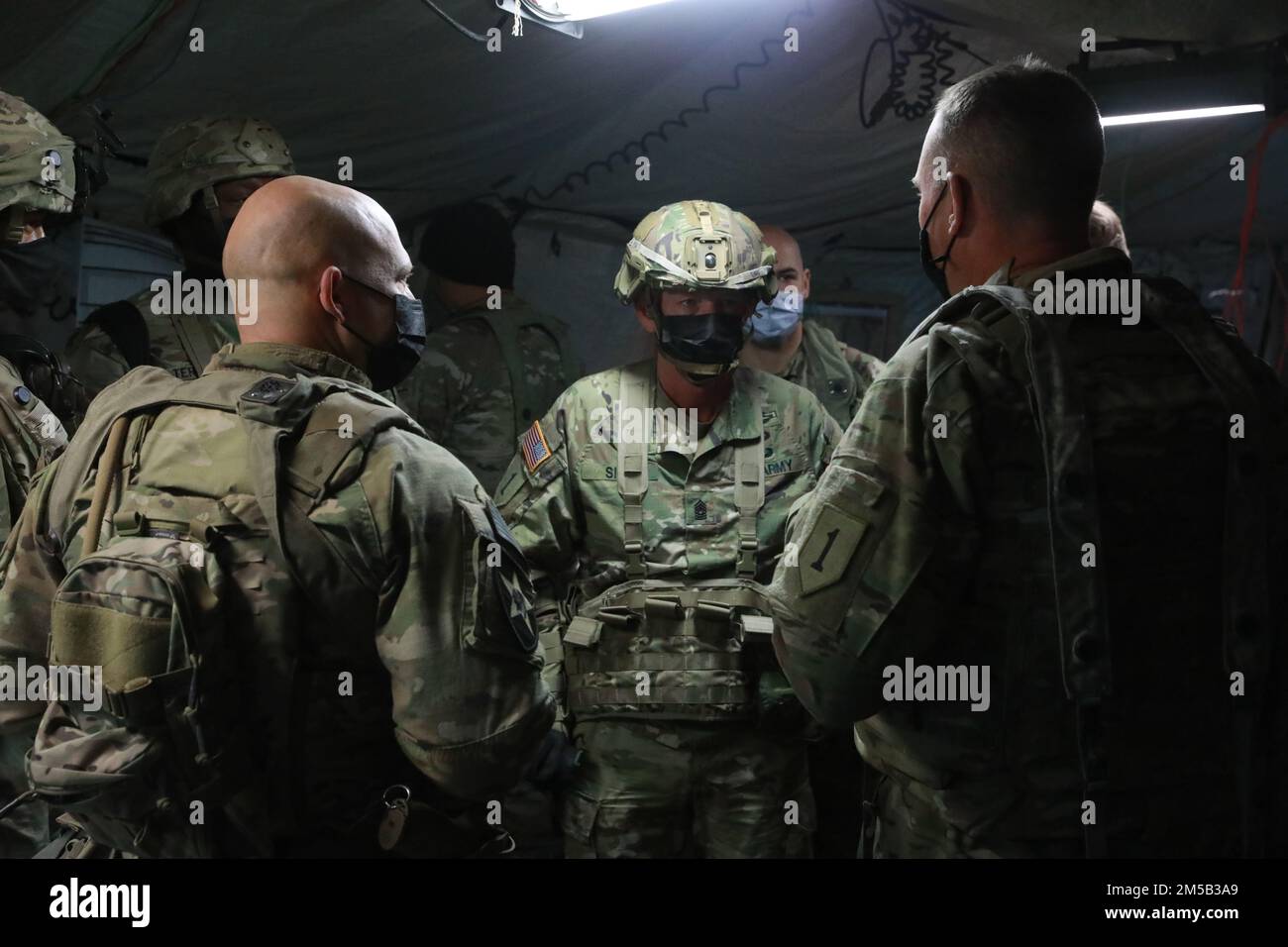 Leaders visit 2ABCT during NTC Stock Photo - Alamy