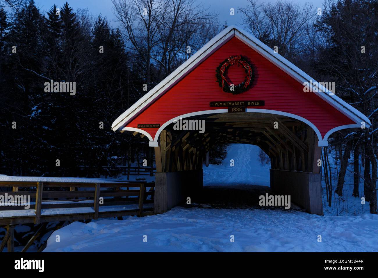 Flume Covered Bridge in Franconia Notch State Park in Lincoln, New ...
