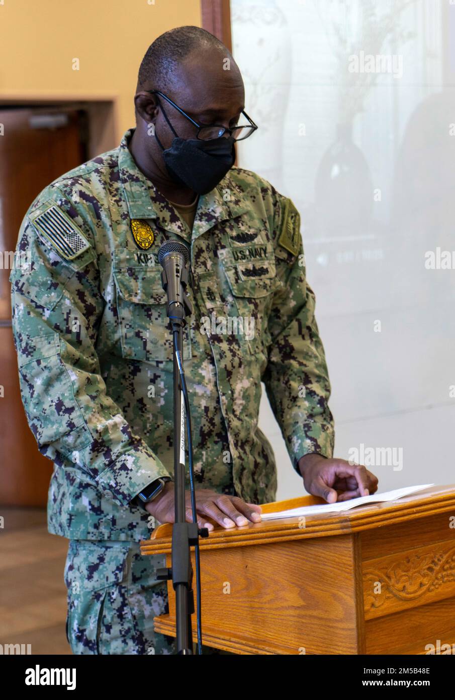 YOKOSUKA, Japan (Feb. 18, 2022) Chief Master-at-Arms Lucian King, guest ...