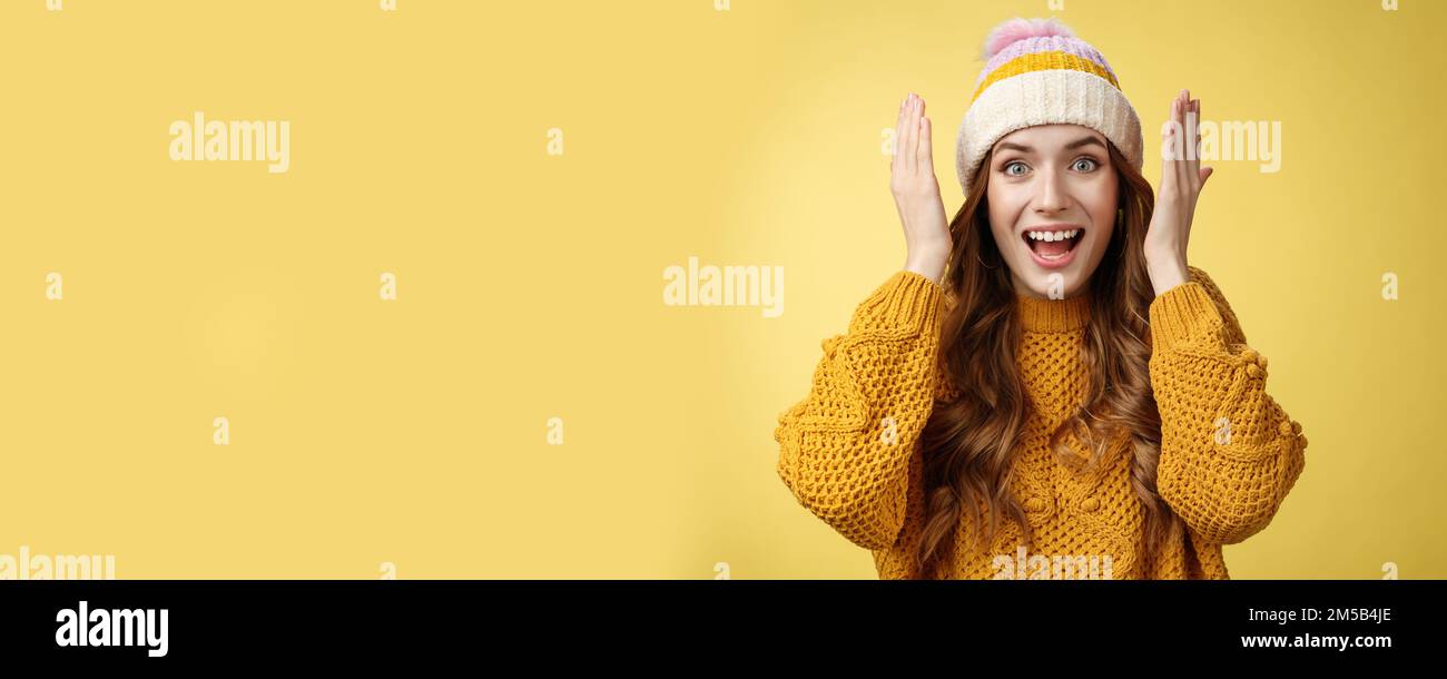 Woman reacting gift hi-res stock photography and images - Alamy