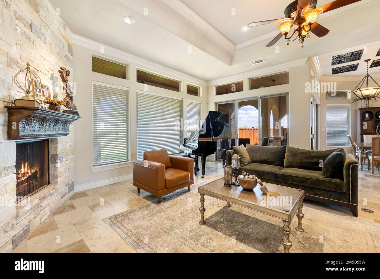 Home living room Stock Photo - Alamy