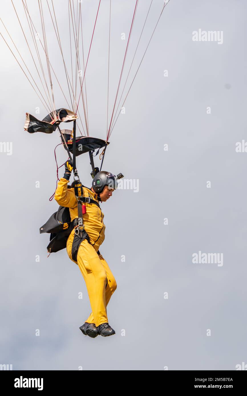 Staff Sgt. Nahu Ramirez of the U.S. Army Parachute Team lands his ...