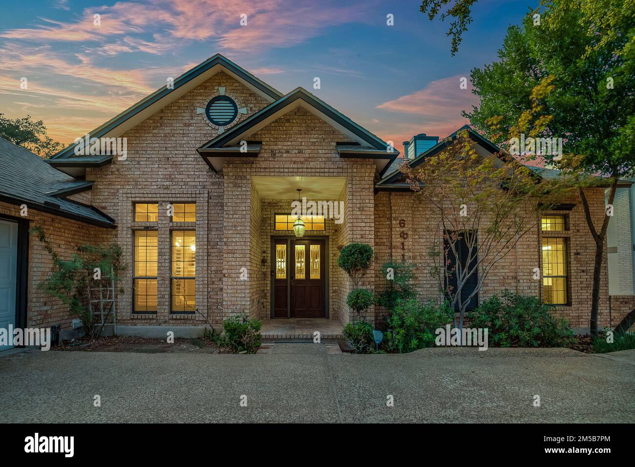 American luxury house sunset hi-res stock photography and images - Alamy
