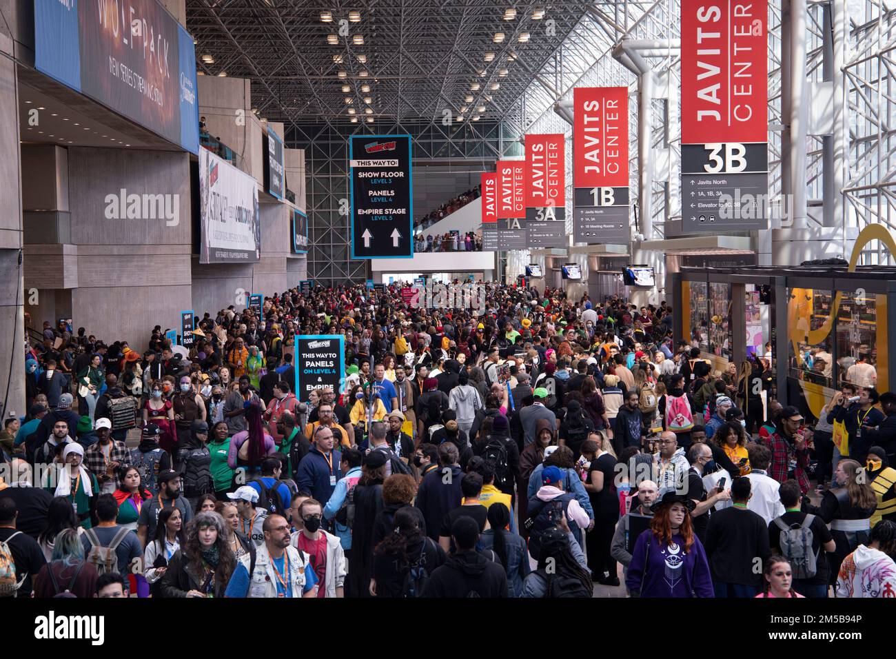 New York, USA. 08th Oct, 2022. New York Comic Con scenes, cosplayers at ...