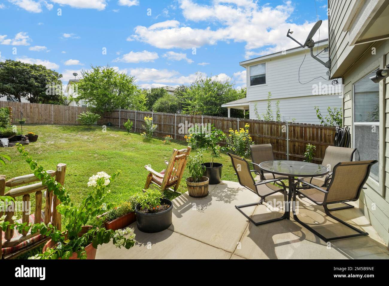 a home back yard Stock Photo - Alamy