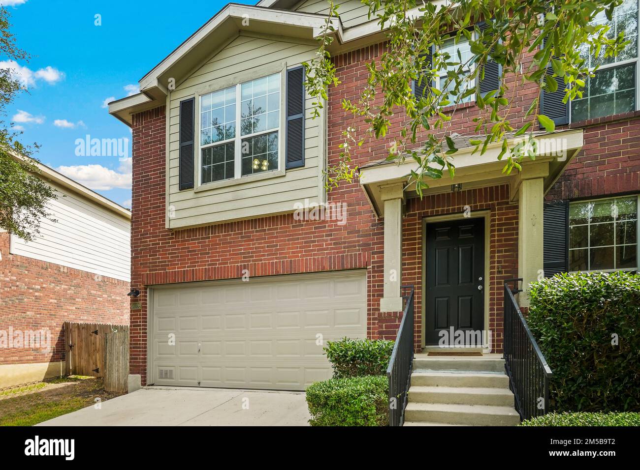 the front view of a home Stock Photo - Alamy