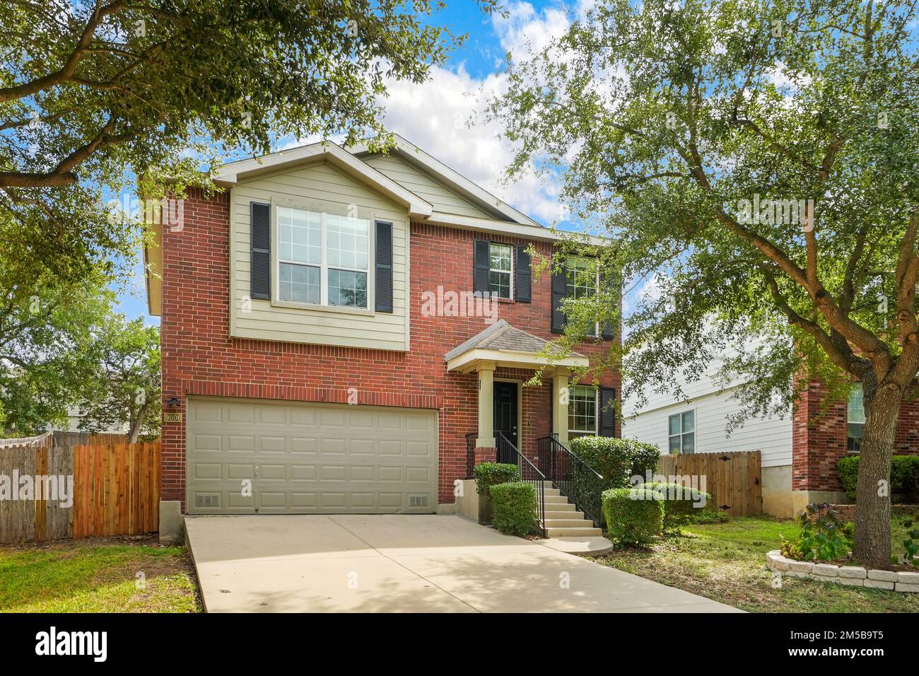 the front view of a home Stock Photo - Alamy