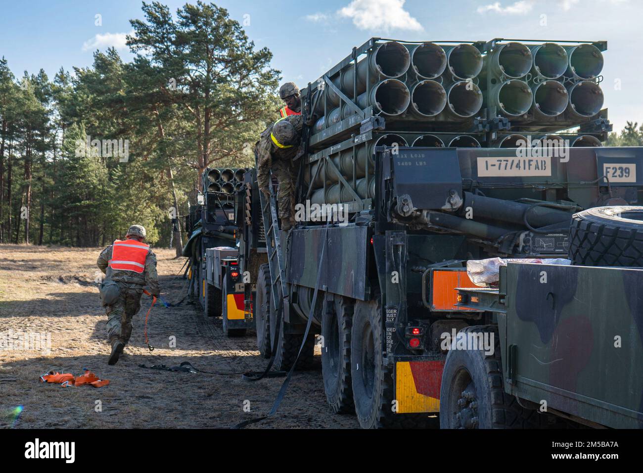 Artillery forward deployment hi-res stock photography and images - Alamy