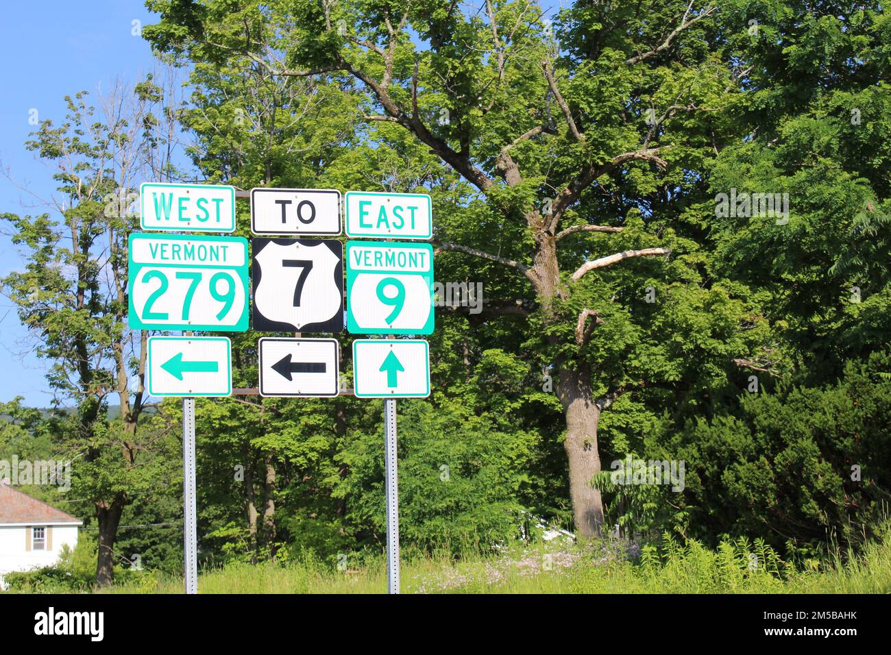Us road signs in vermont hi-res stock photography and images - Alamy