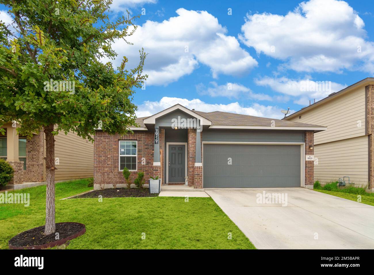 the front view of a home Stock Photo - Alamy