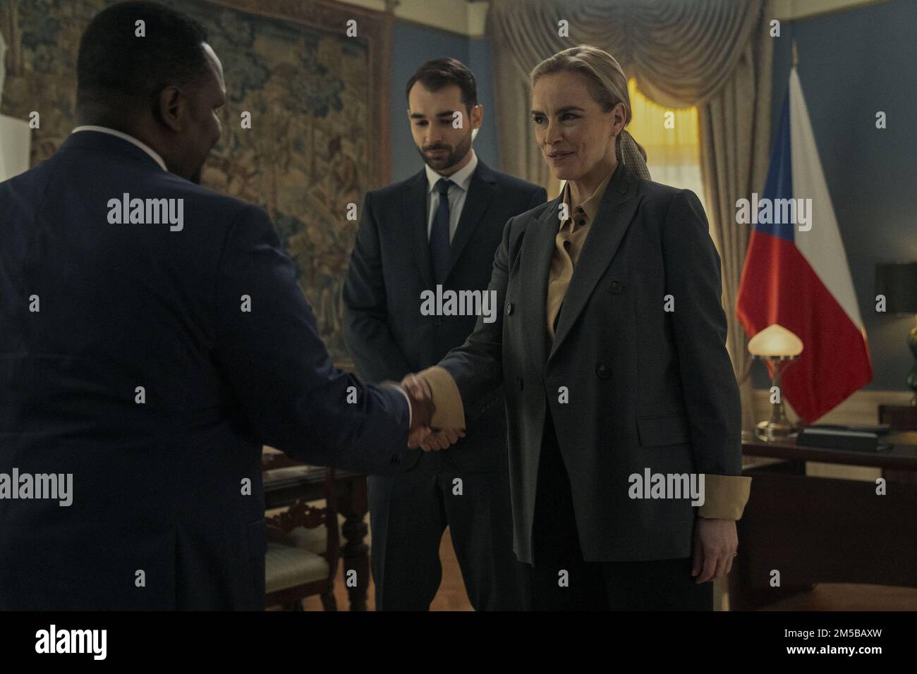 JACK RYAN, (aka TOM CLANCY'S JACK RYAN), Wendell Pierce (left - back to ...