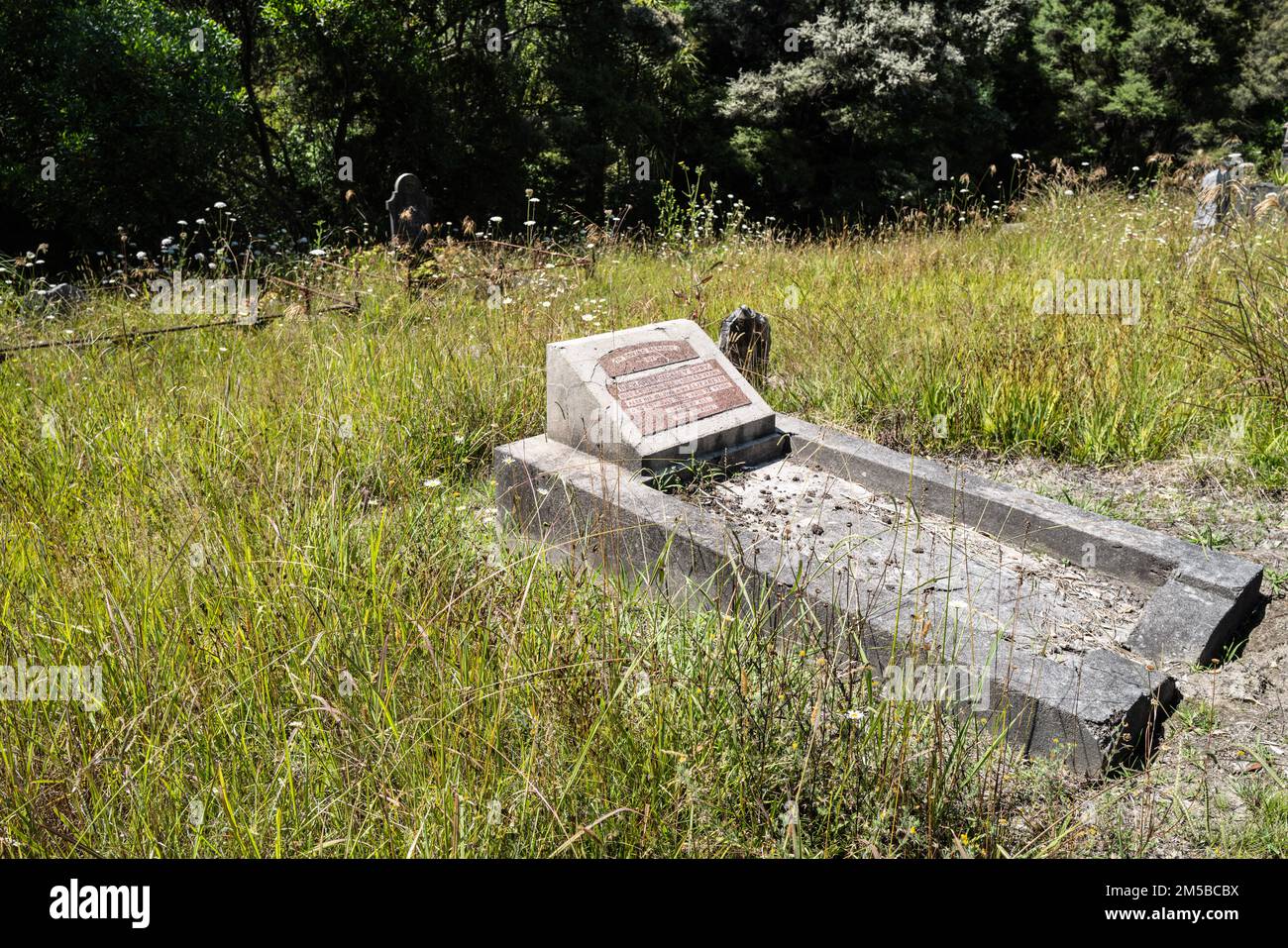 Waikumete Cemetery, originally Waikomiti Cemetery, is New Zealand's ...