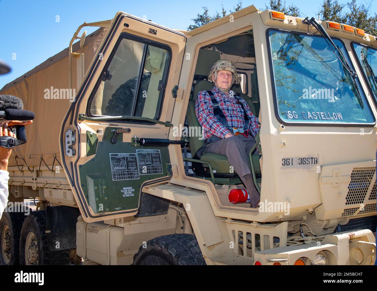 Lmtv hi-res stock photography and images - Alamy