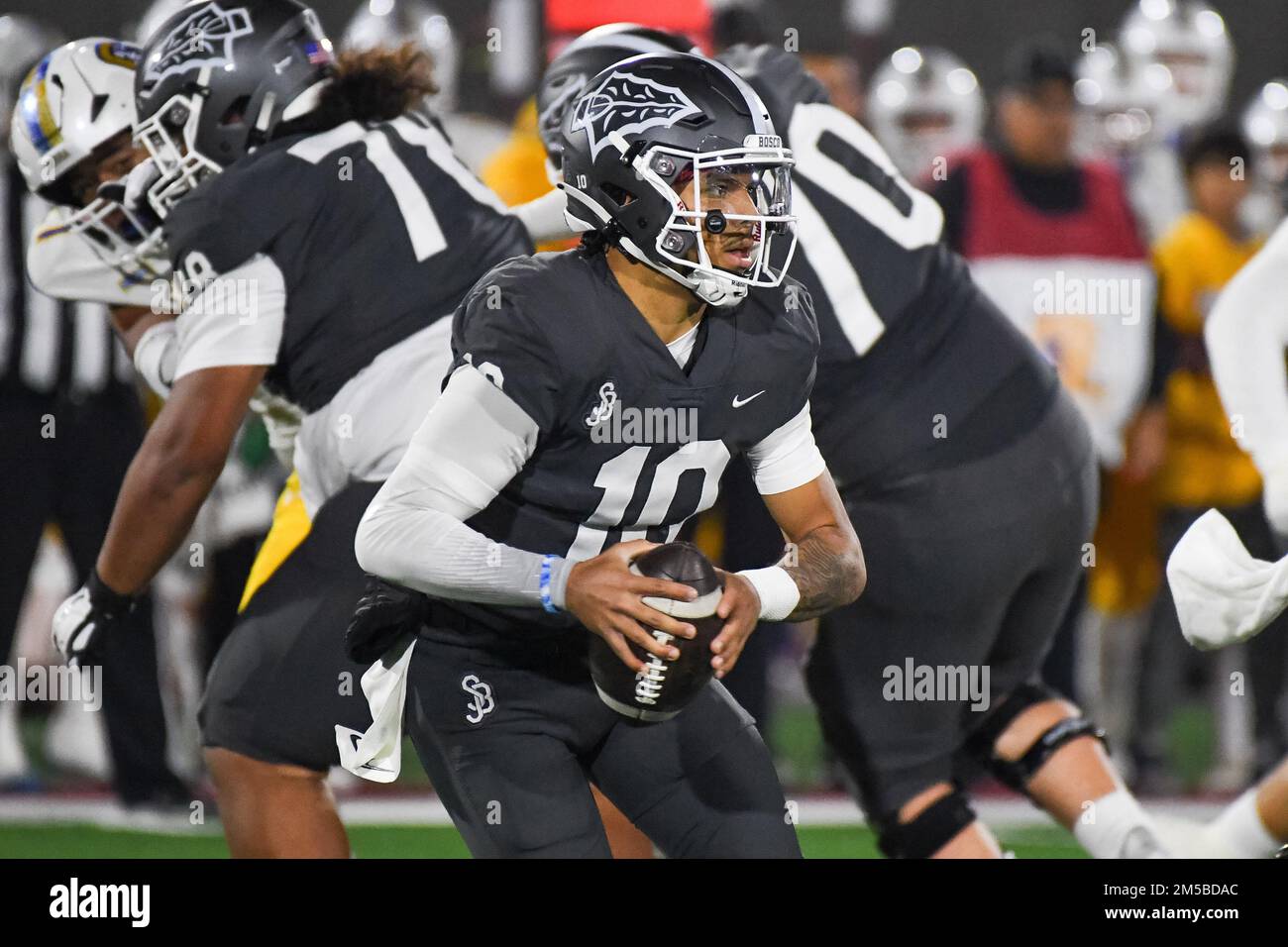 St. John Bosco Braves quarterback Pierce Clarkson (10) during the 2022 ...