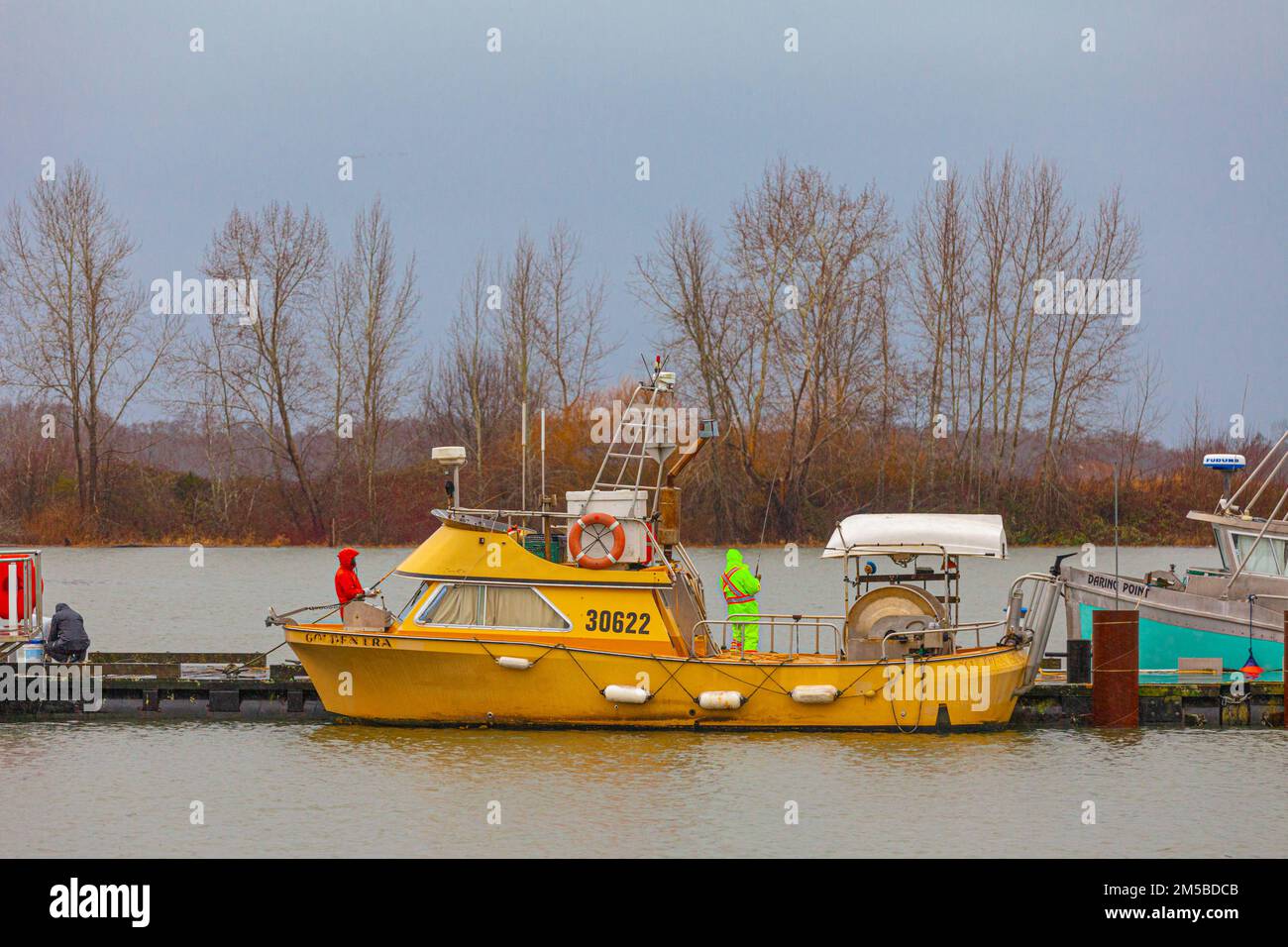 Extremely high tidal during a coastal flooding event in Steveston ...