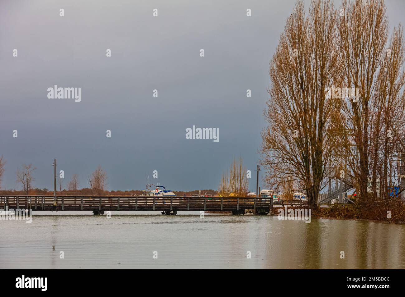 Extremely high tidal during a coastal flooding event in Steveston ...
