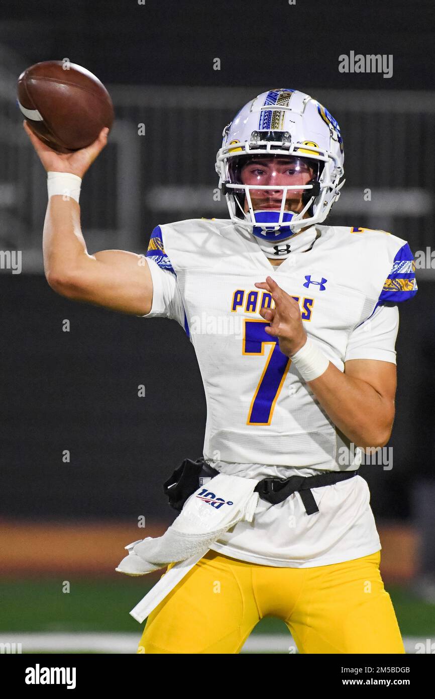 Serra Padres quarterback Maealiuaki Smith (7) during the 2022 CIF Open ...