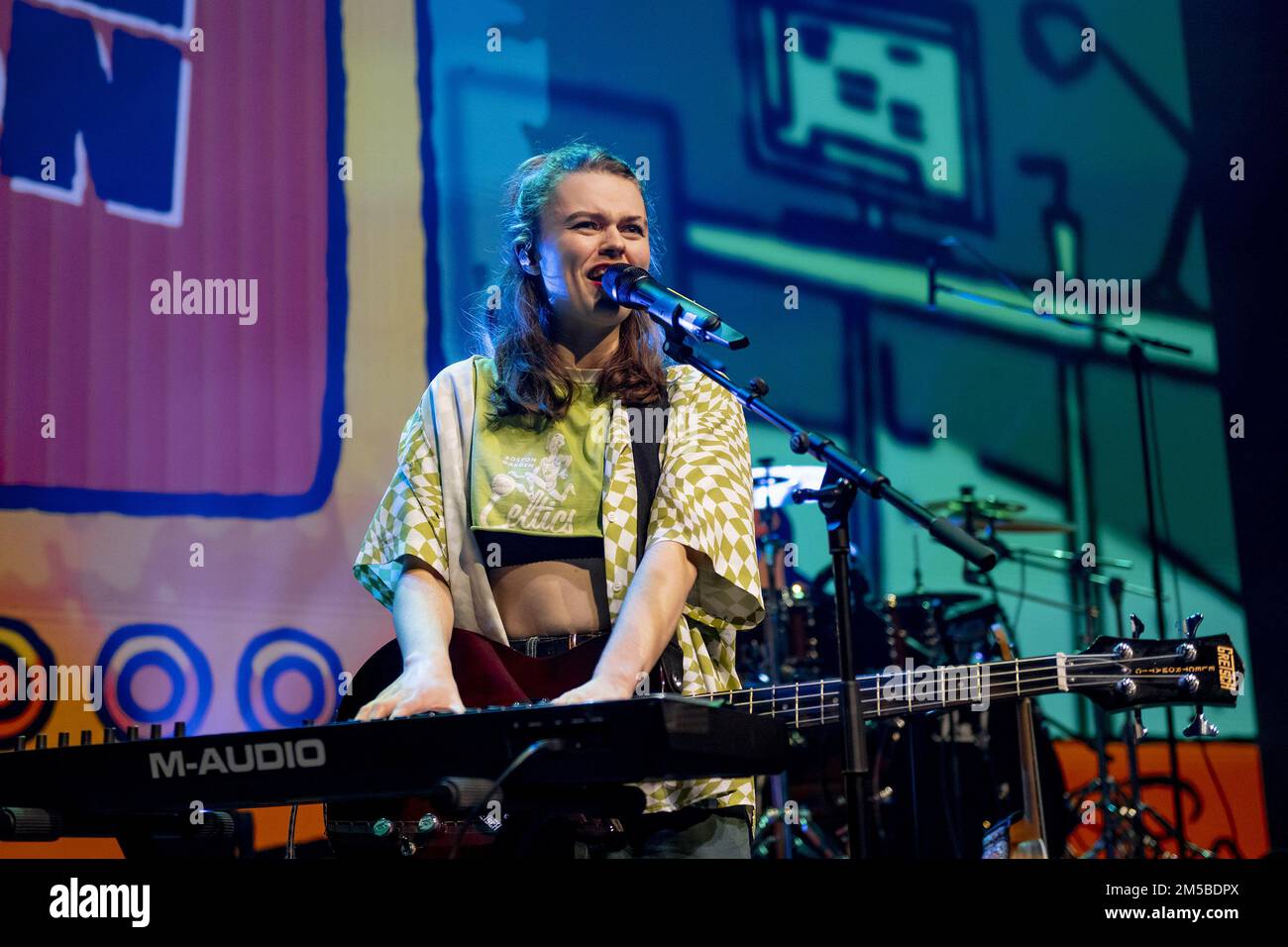 LONDON, ENGLAND: Ellie Dixon performs on stage supporting Sam Ryder at ...