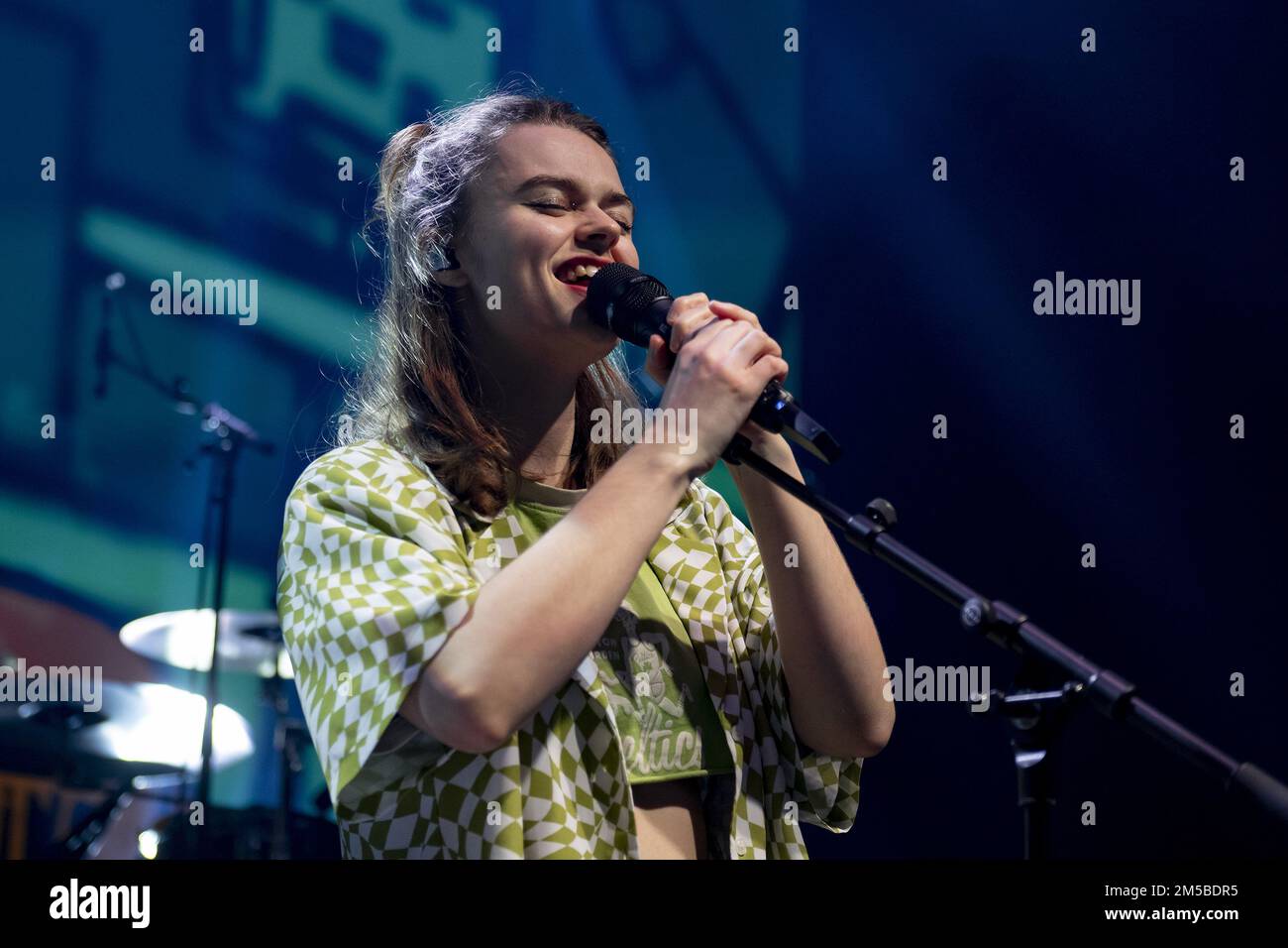 LONDON, ENGLAND: Ellie Dixon performs on stage supporting Sam Ryder at ...