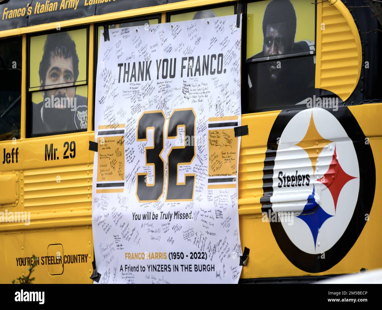 Pittsburgh, United States. 27th Dec, 2022. Pittsburgh Steelers fans ...